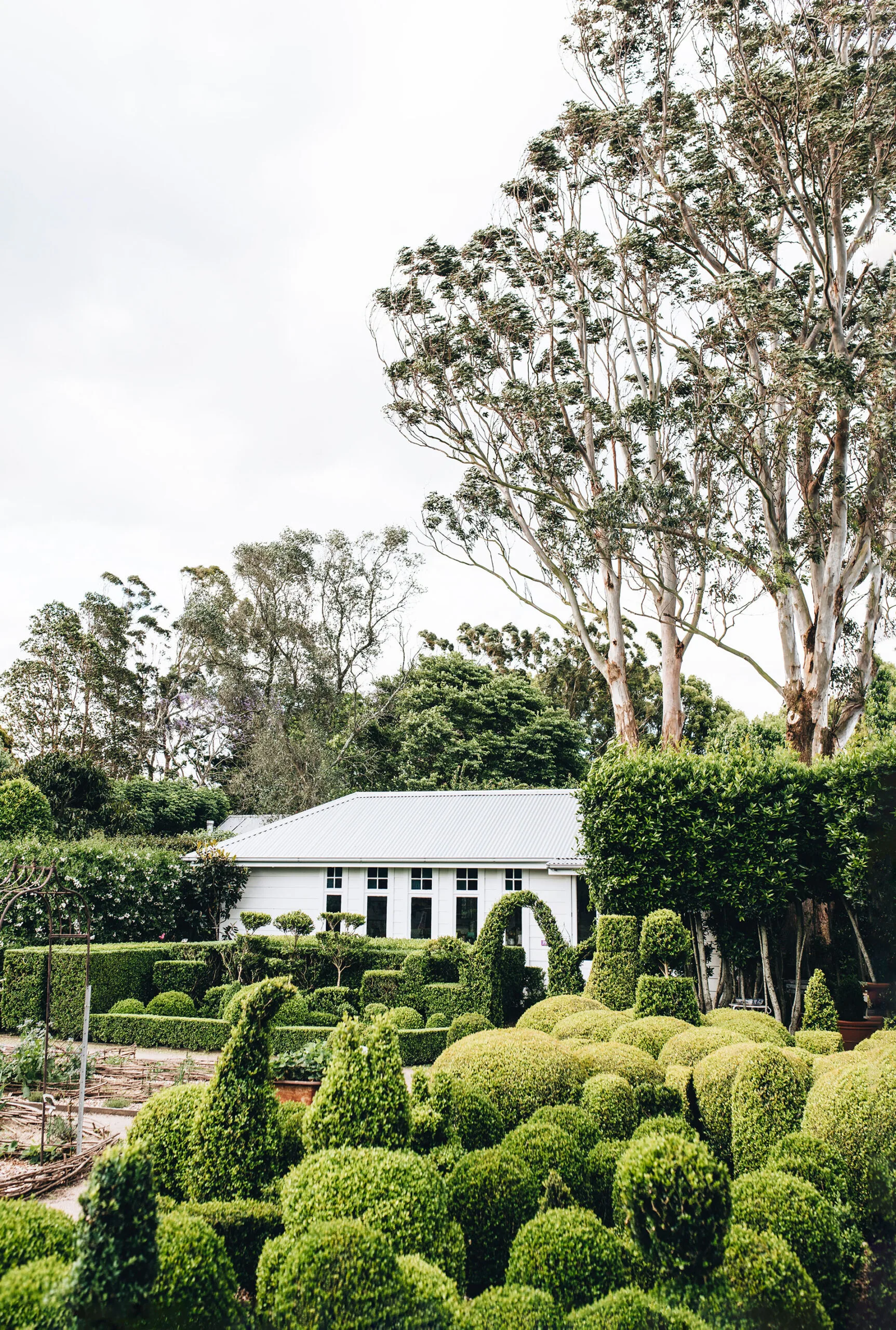 28 Beautiful Country Gardens To Inspire | Country Style