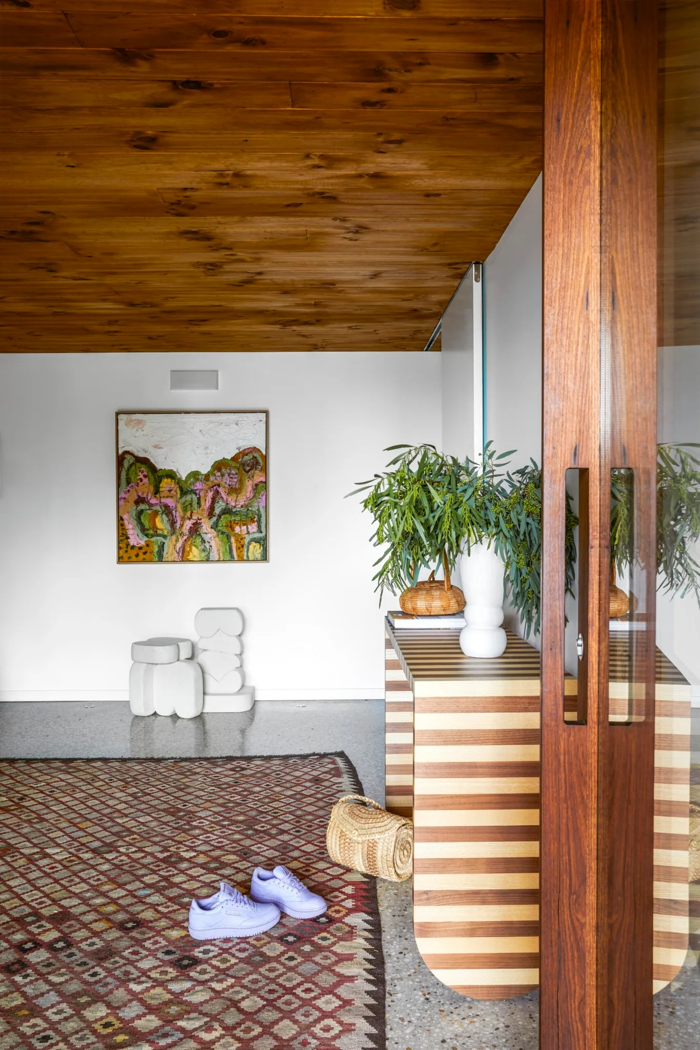 A Retro 1980s Home In Northern Illawarra