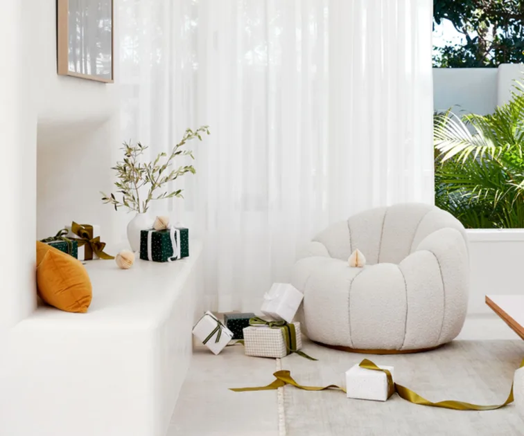 Hamptons Christmas: 11 Decorations For A Coastal Home