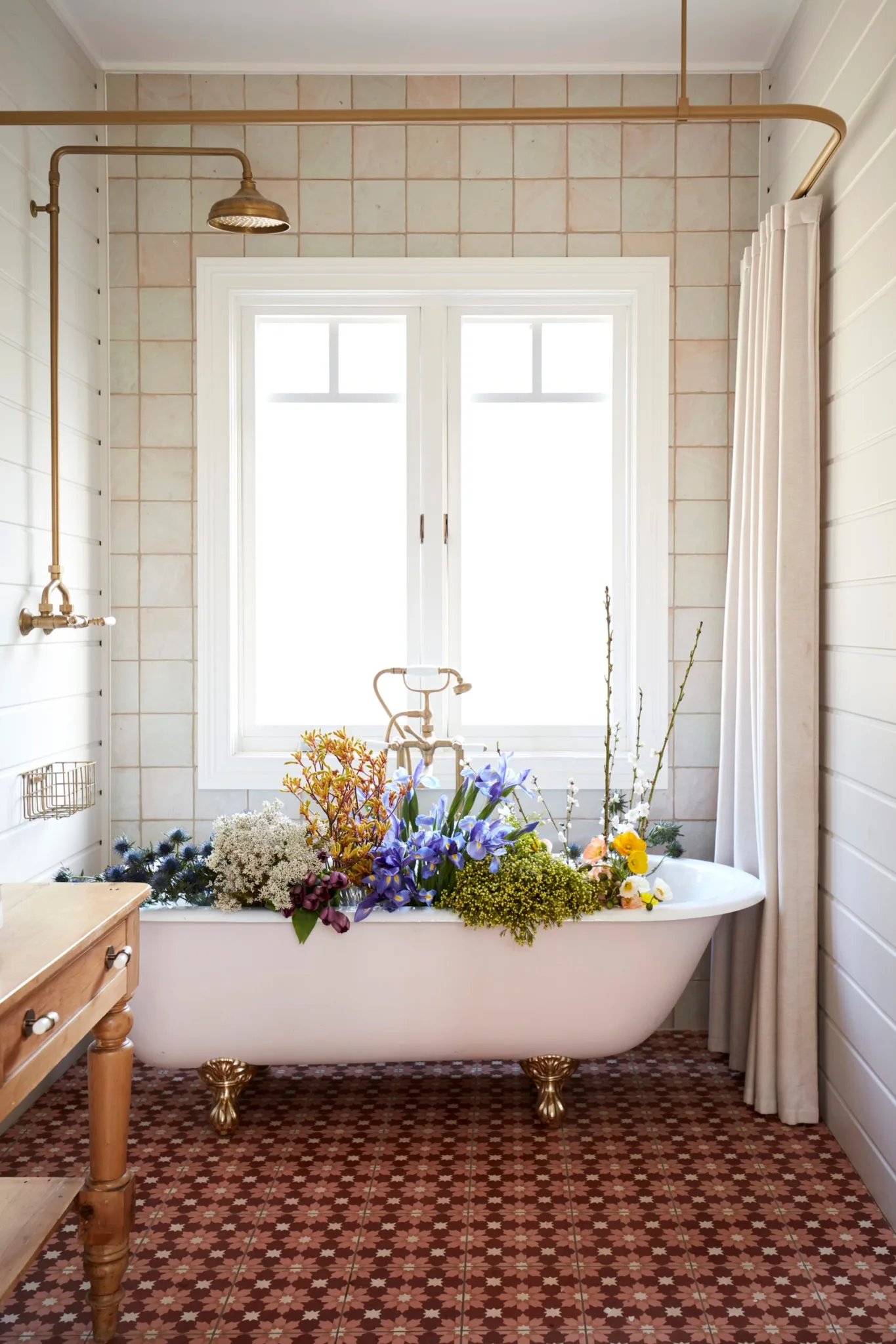 Shower-Over-Bath Ideas: 12 Stylish Spaces | Homes To Love 2