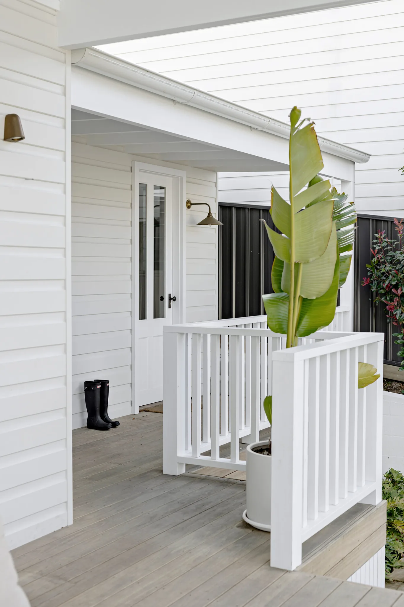 A Renovated Coastal Cottage In Kahibah