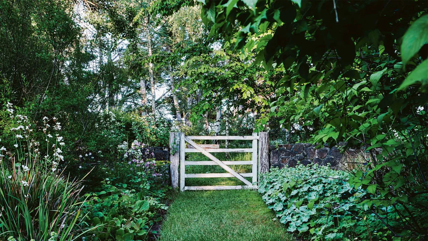 Dreamy Edna Walling garden in NSW Southern Tablelands